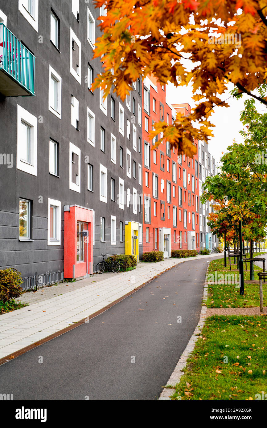 Empty blocks of flats hi-res stock photography and images - Alamy
