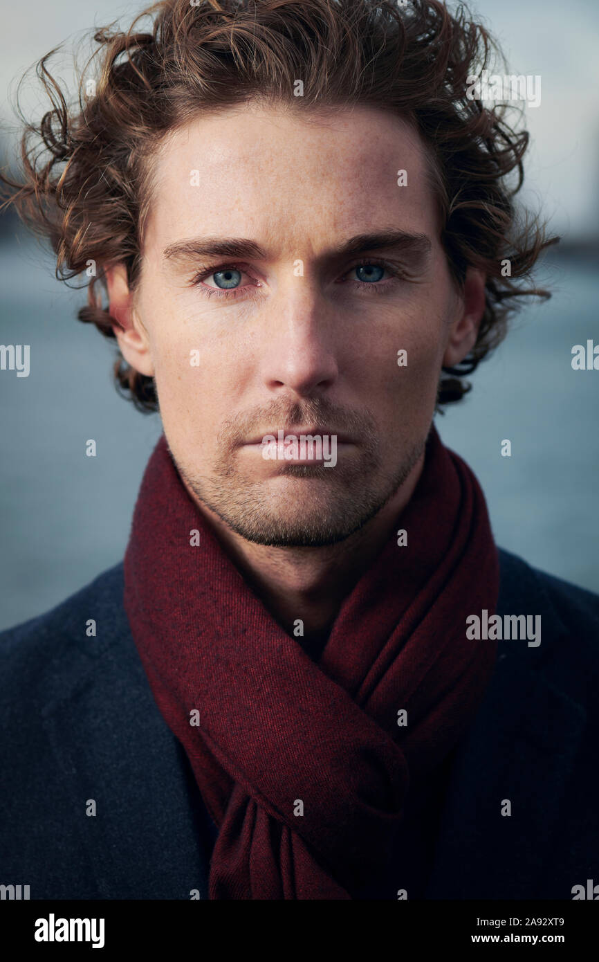 Vertical head on portrait hi-res stock photography and images - Alamy