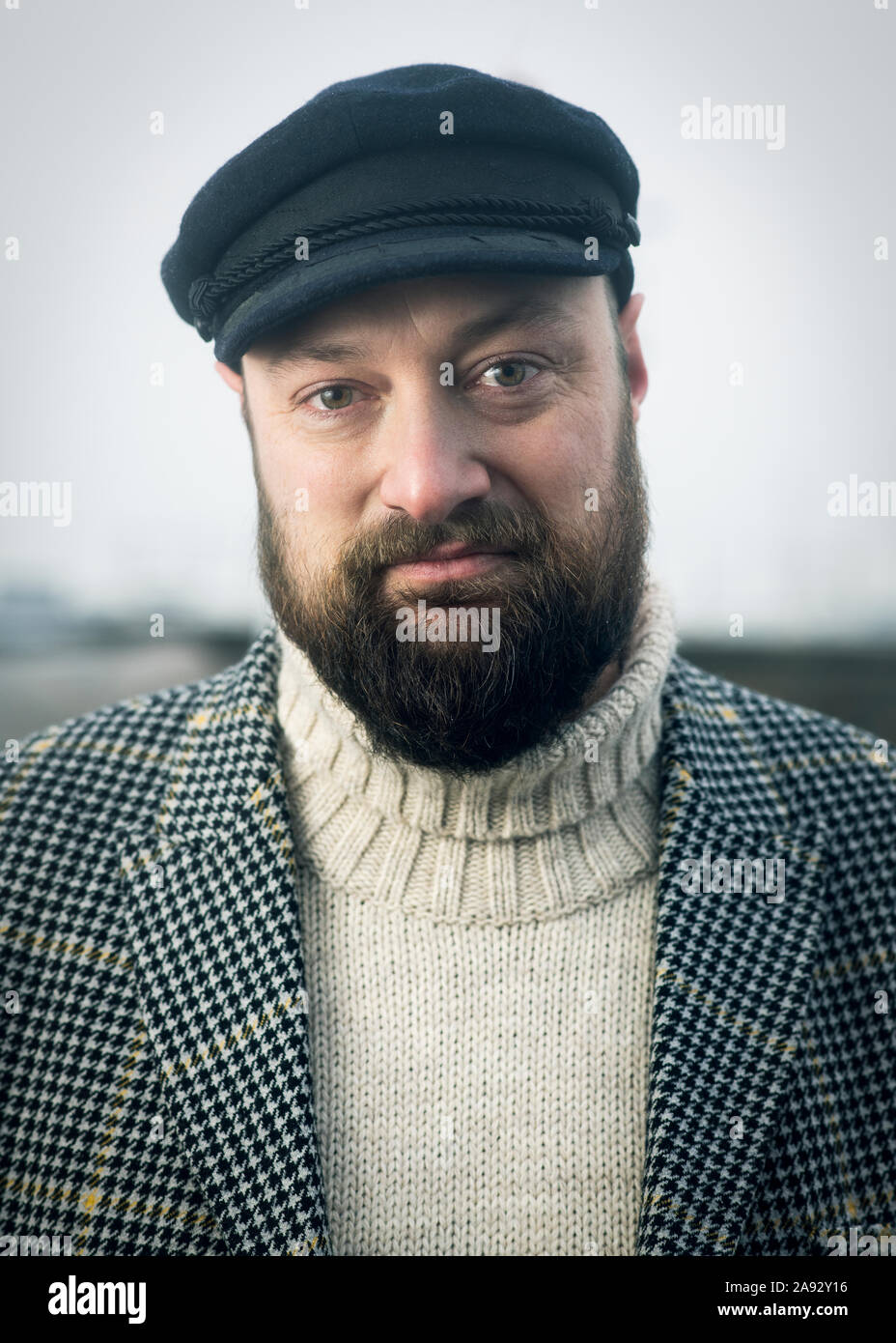 Looking up cap hi-res stock photography and images - Alamy