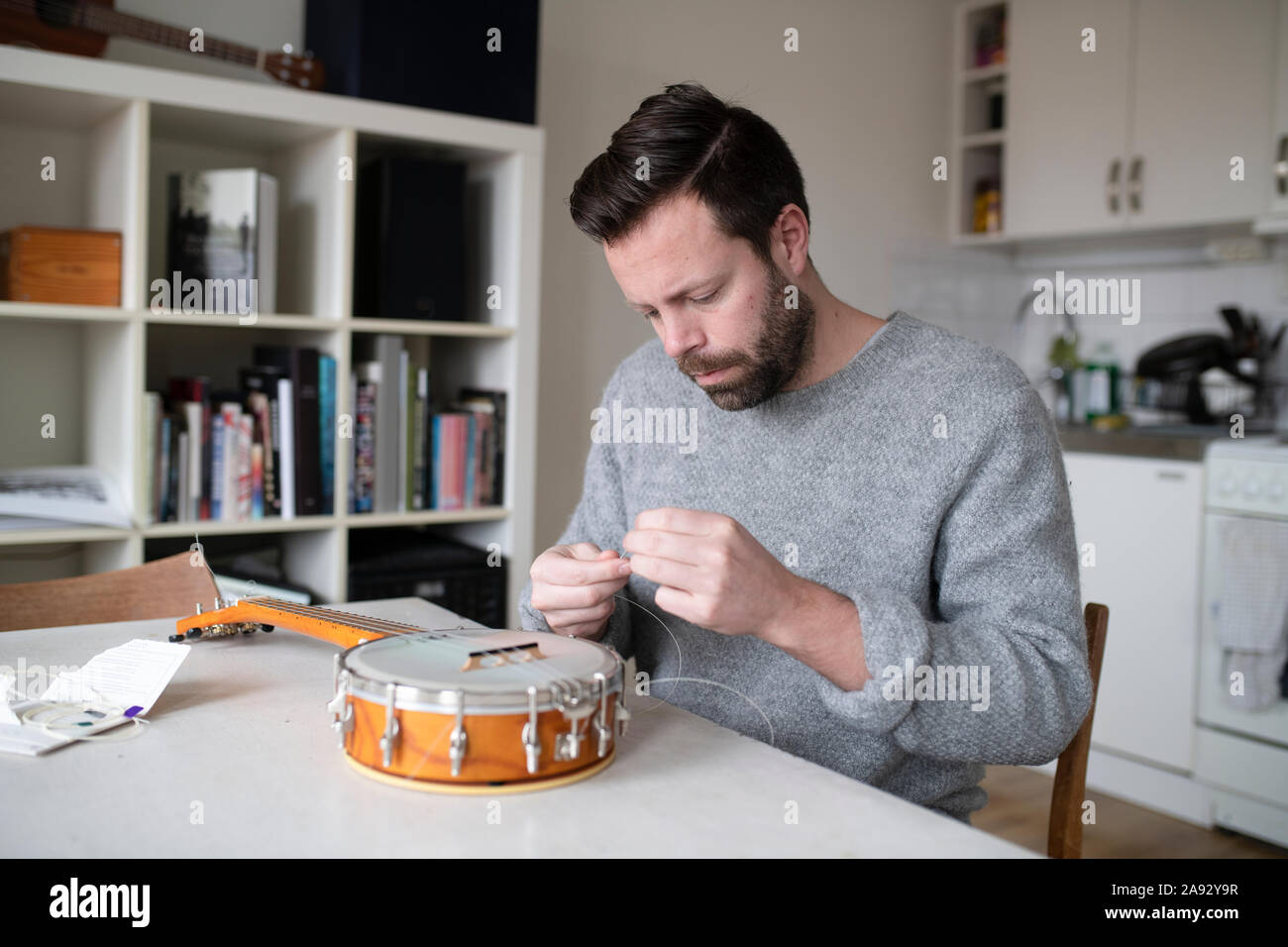 String beard hi-res stock photography and images - Alamy