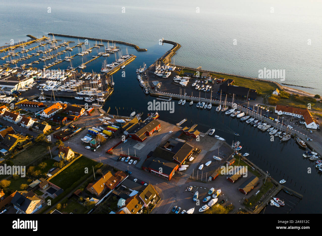 Aerial view boat hi-res stock photography and images - Alamy
