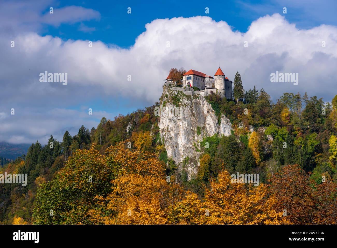 Bled Castle with fall foliage overlooking Lake Bled, Slovenia, Europe ...