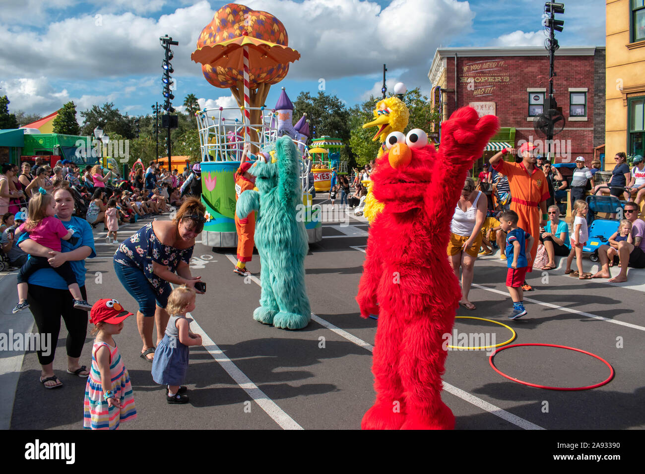 Orlando, Florida. November 06, 2019. Elmo, Zoe and Big Bird dancing ...