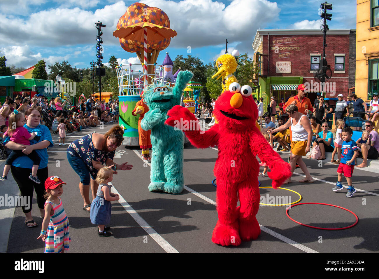 Big Bird Elmo And Dancing