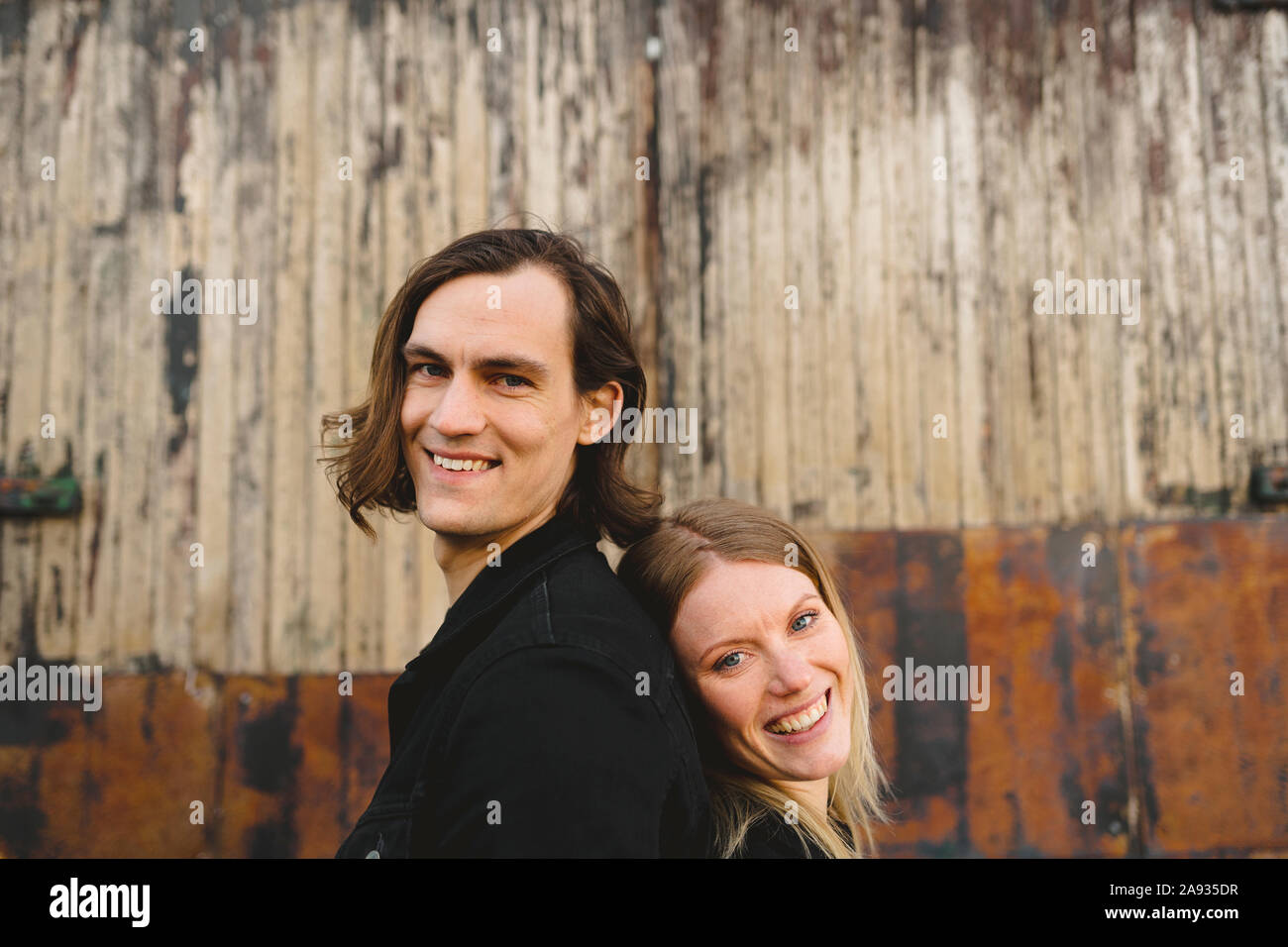 Couple horizontal hi-res stock photography and images - Alamy