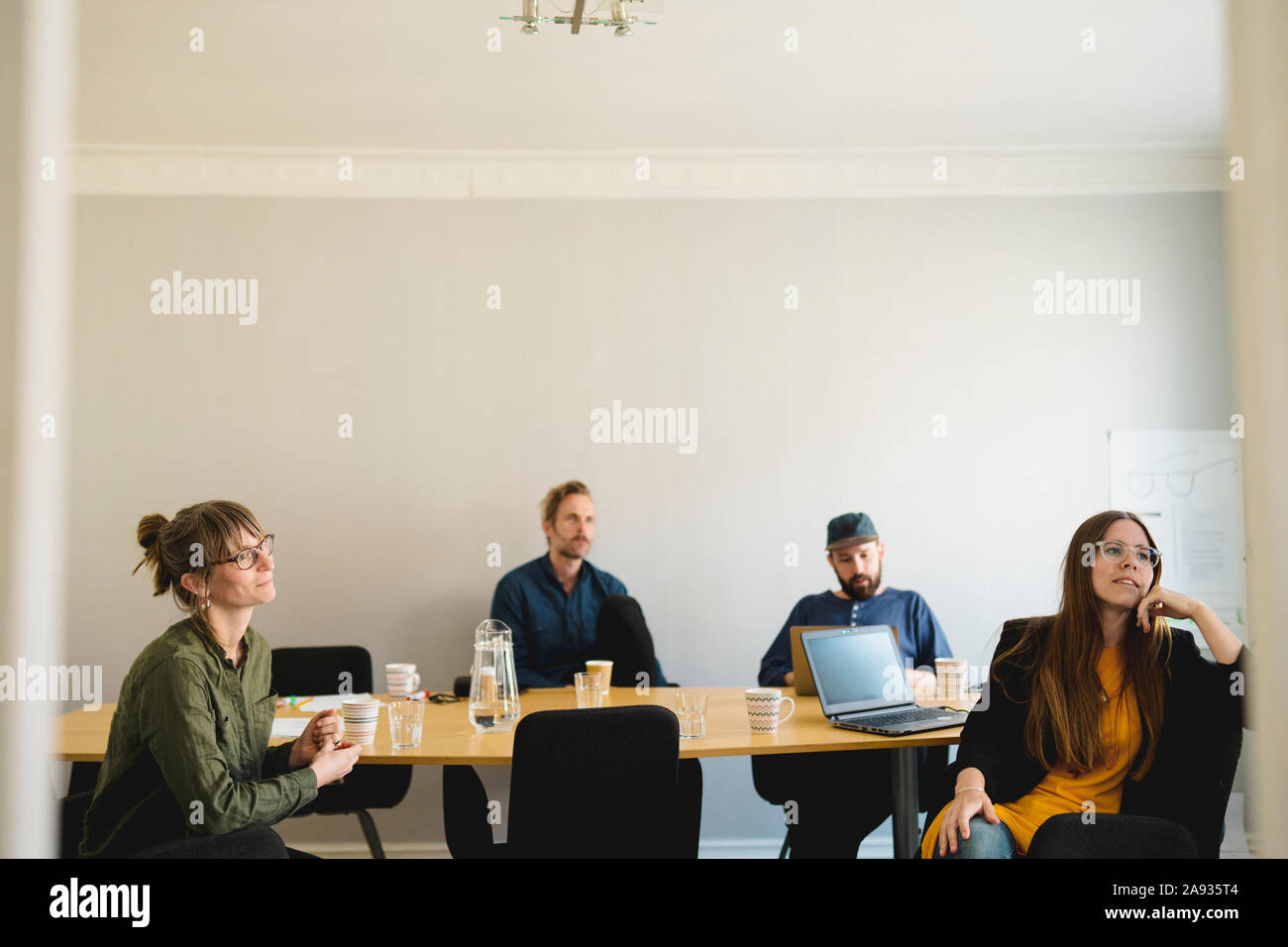 Meeting image hi-res stock photography and images - Alamy