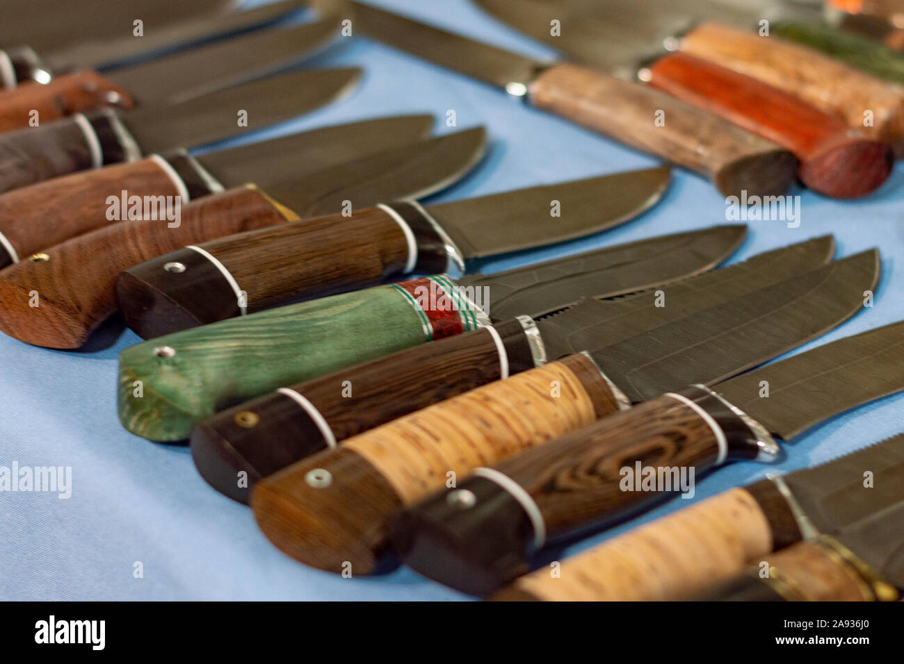 Row of knives hi-res stock photography and images - Alamy