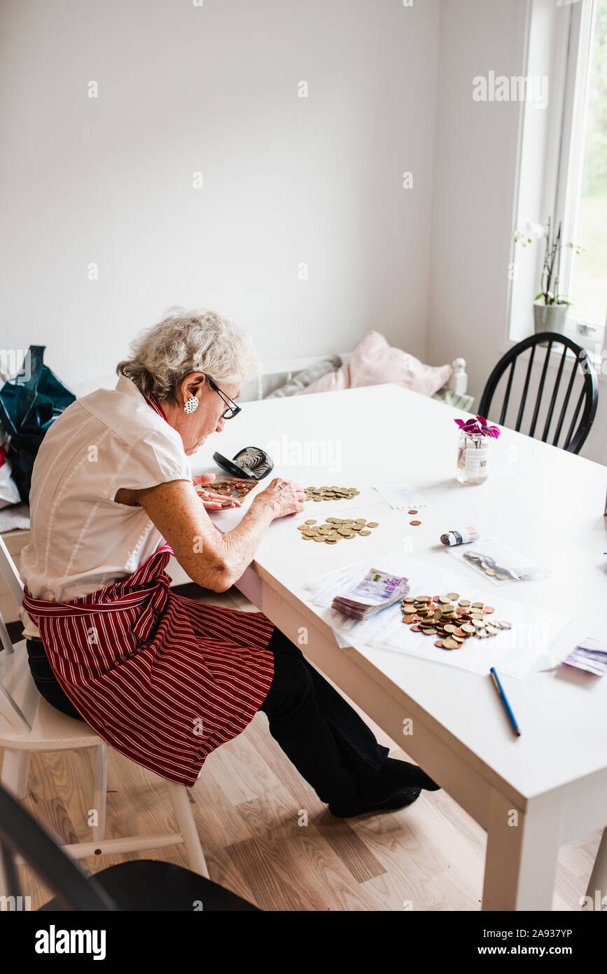 Counting hi-res stock photography and images - Alamy