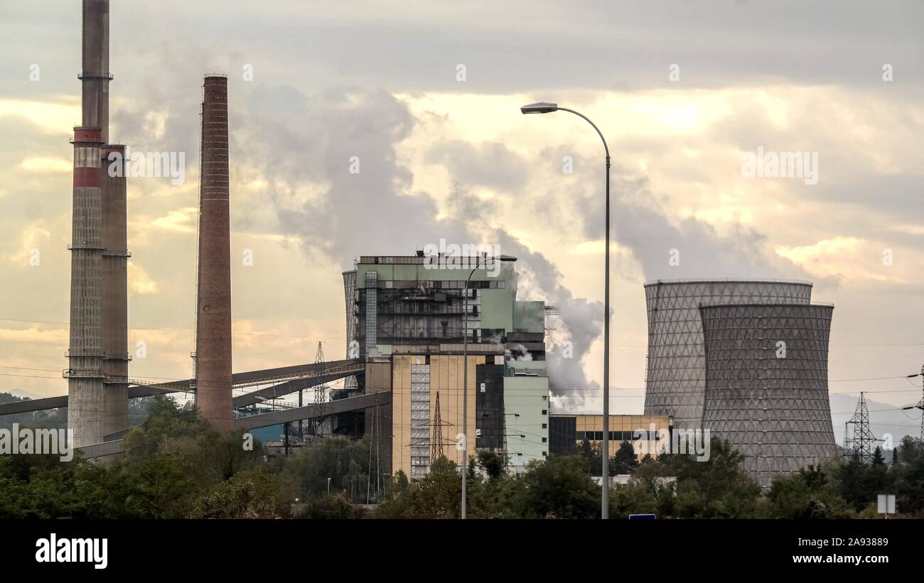 Thermoelektra Tuzla/power plant Tuzla Stock Photo - Alamy