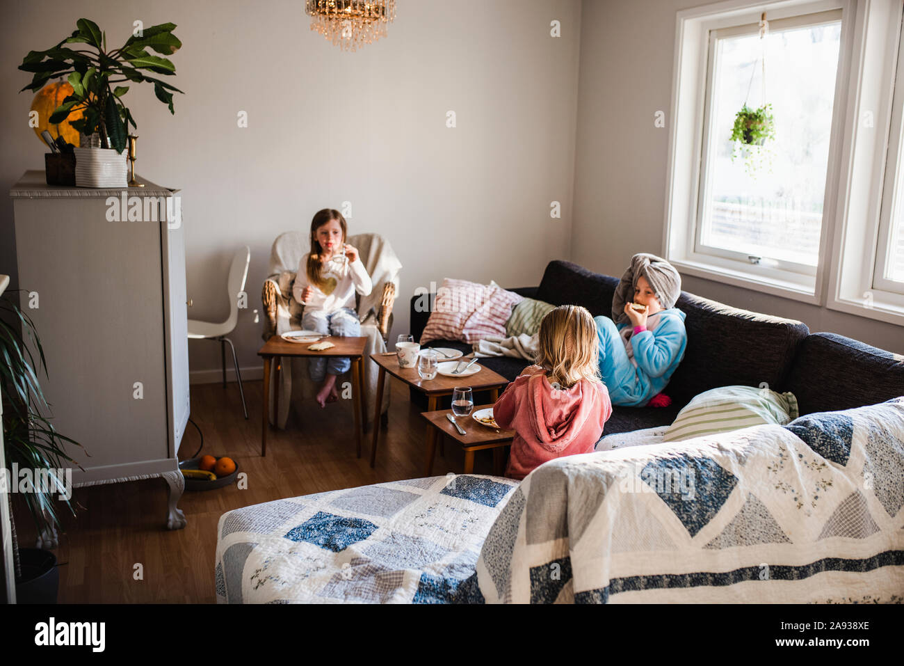 Sofa family food hi-res stock photography and images - Alamy