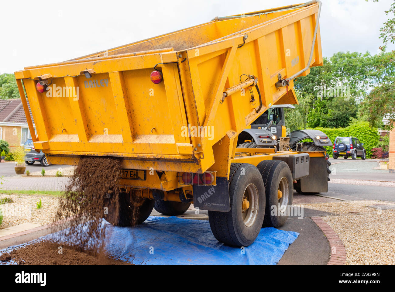 Tipping ram hi-res stock photography and images - Alamy
