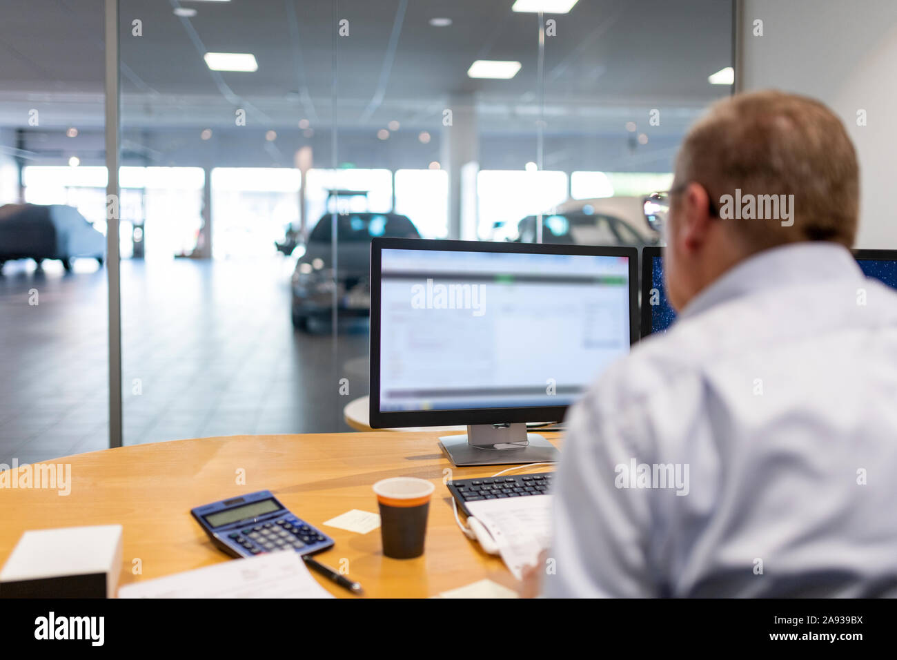 Computer user desk hi-res stock photography and images - Alamy