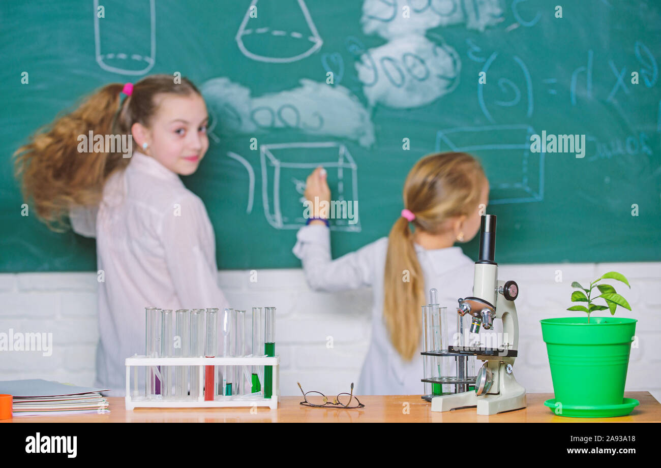 Educational research. Elementary school children in research laboratory ...