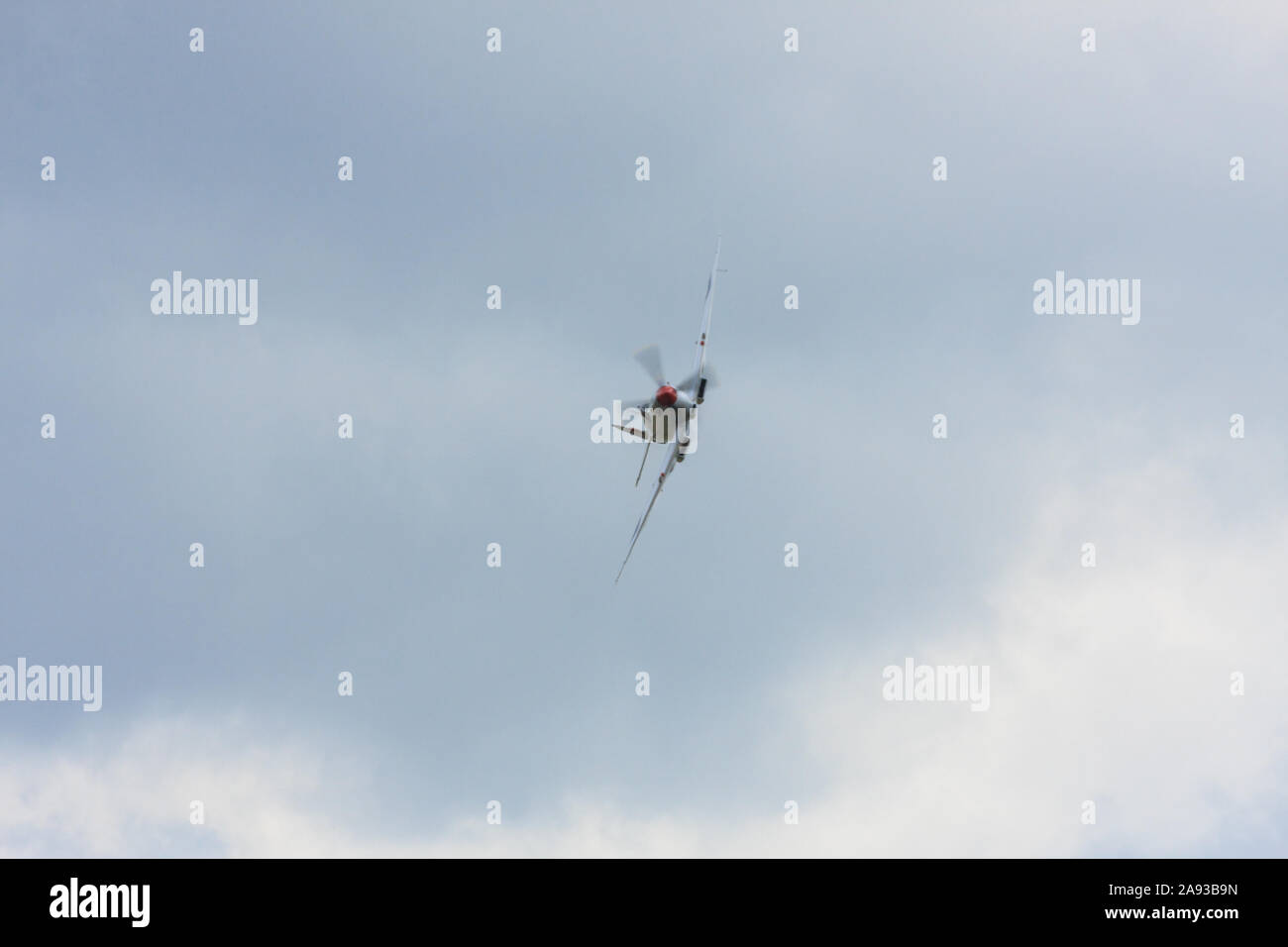 Clouds and spitfire aircraft hi-res stock photography and images - Alamy