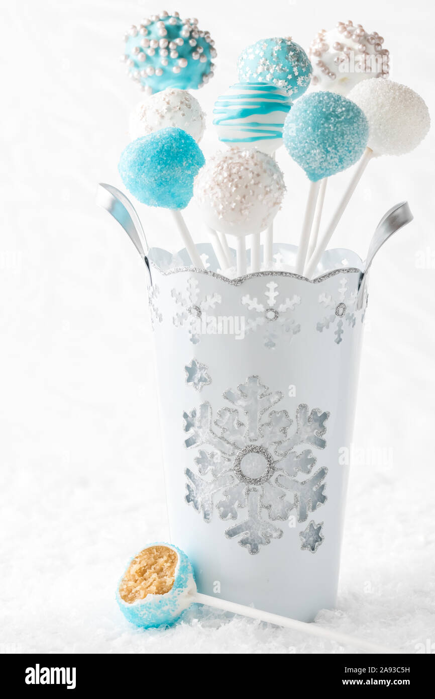 Cake pops hi-res stock photography and images - Alamy