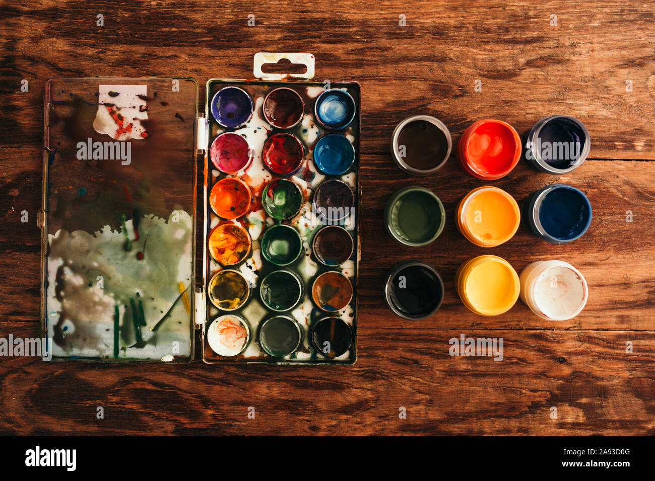 Watercolor old blue gradient hi-res stock photography and images - Alamy