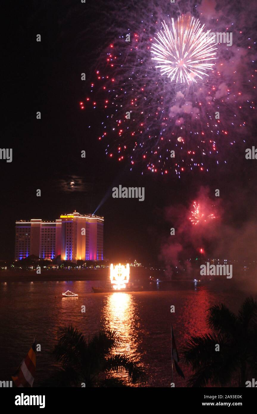 Fireworks exploding over The Sokha Hotel & The Tonle Sap River during ...