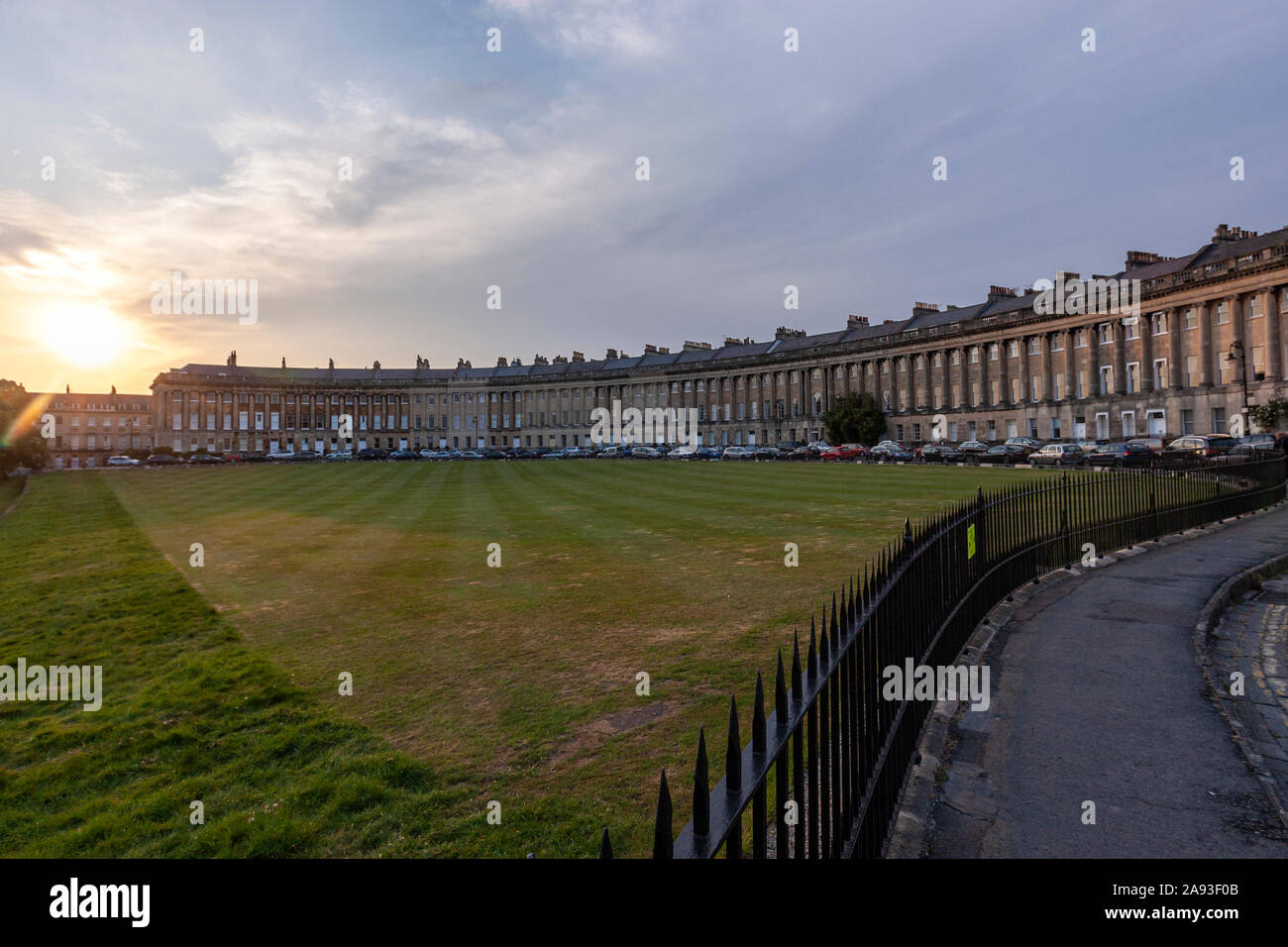 Royal Crescent, a row of 30 terraced houses, Bath, Somerset, England ...