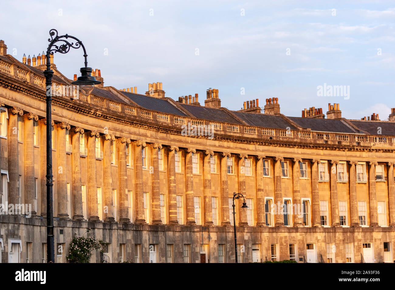 Royal Crescent, a row of 30 terraced houses, Bath, Somerset, England ...