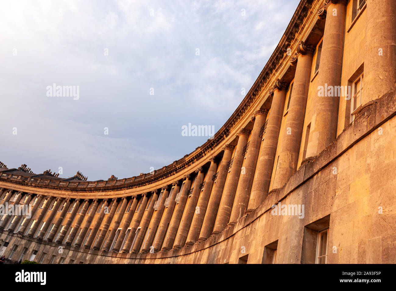 Royal Crescent, a row of 30 terraced houses, Bath, Somerset, England ...