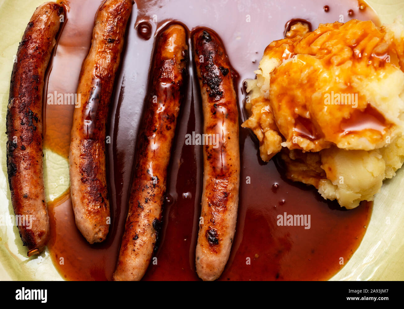 Gourmet chipolata sausages and mashed potato Stock Photo - Alamy