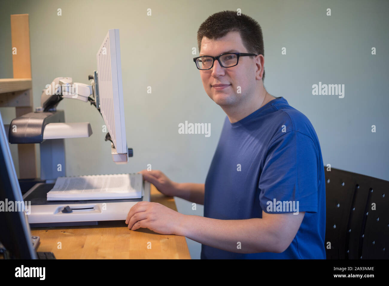 Visual impairment monitor hi-res stock photography and images - Alamy