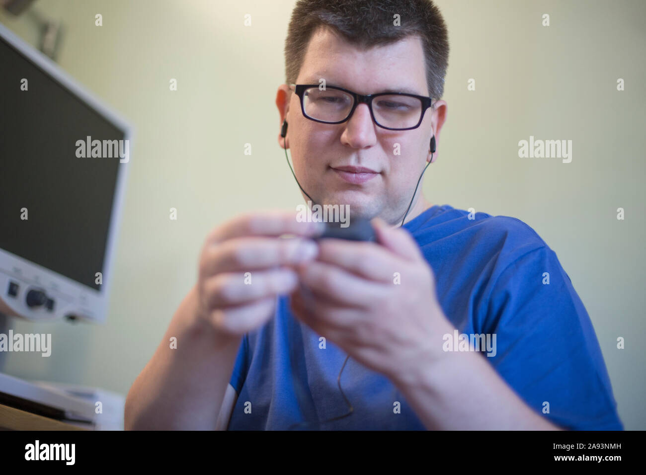 Technology visual impairment hi-res stock photography and images - Alamy