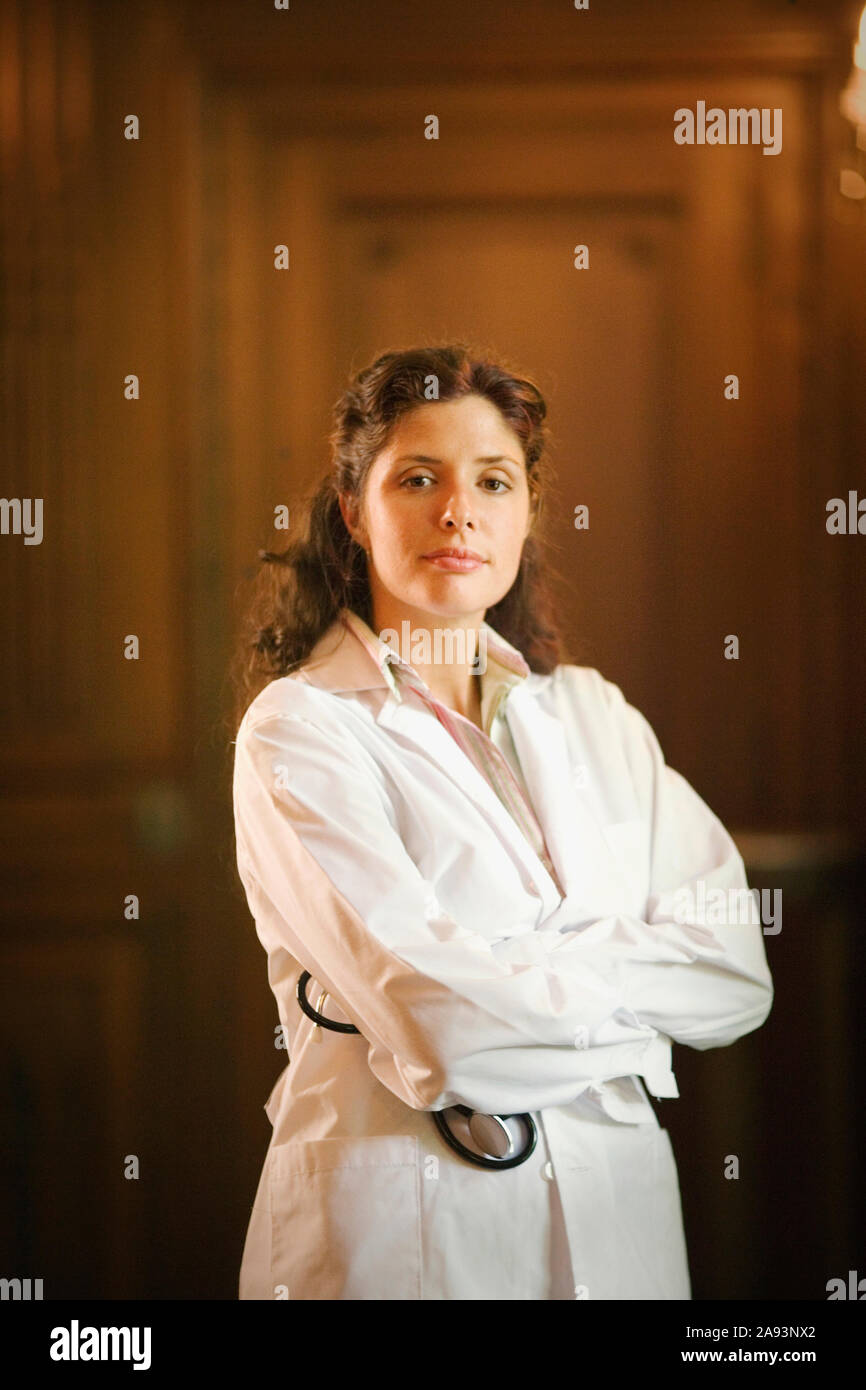 Doctor stock hi-res stock photography and images - Alamy