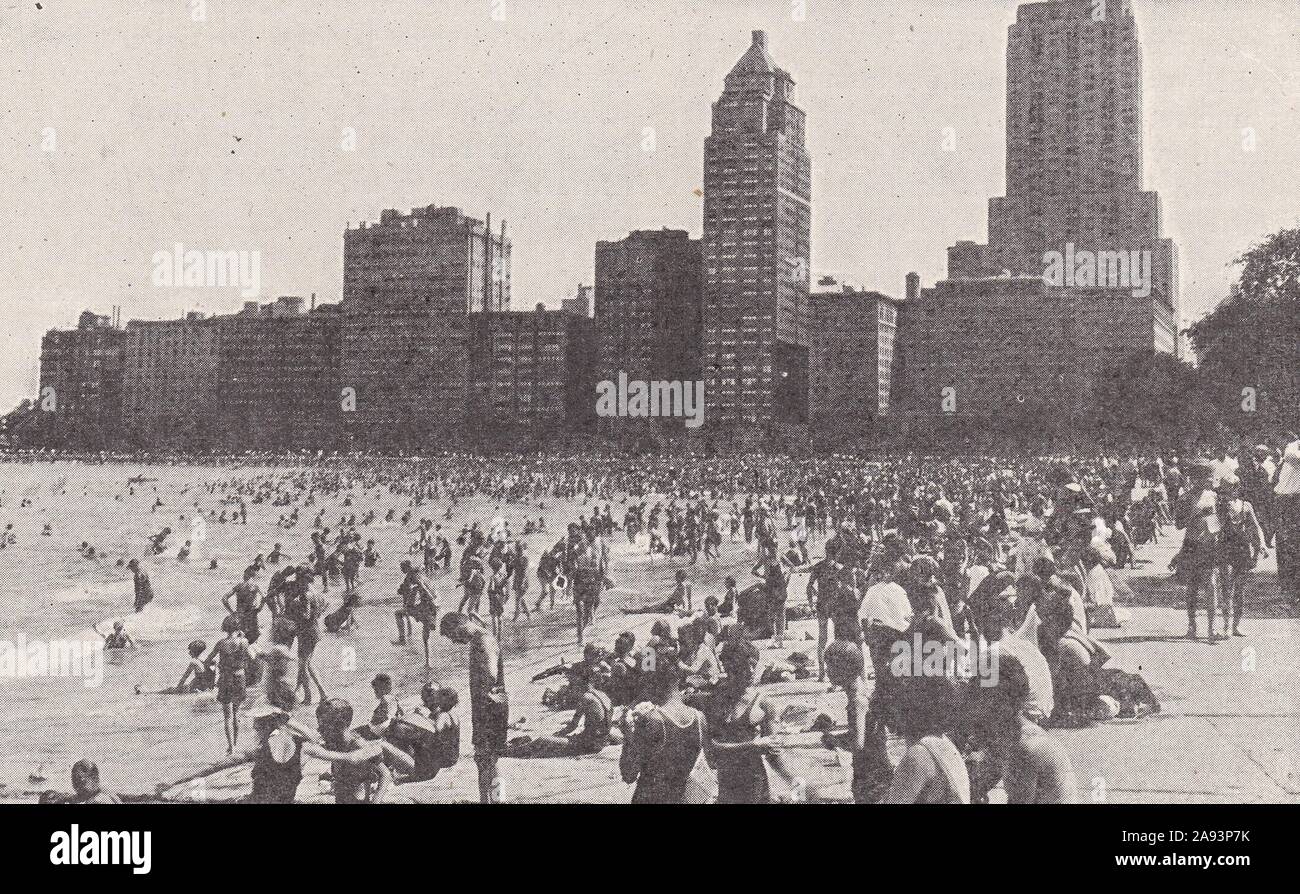 Oak Street Beach, Chicago 1930s Stock Photo - Alamy