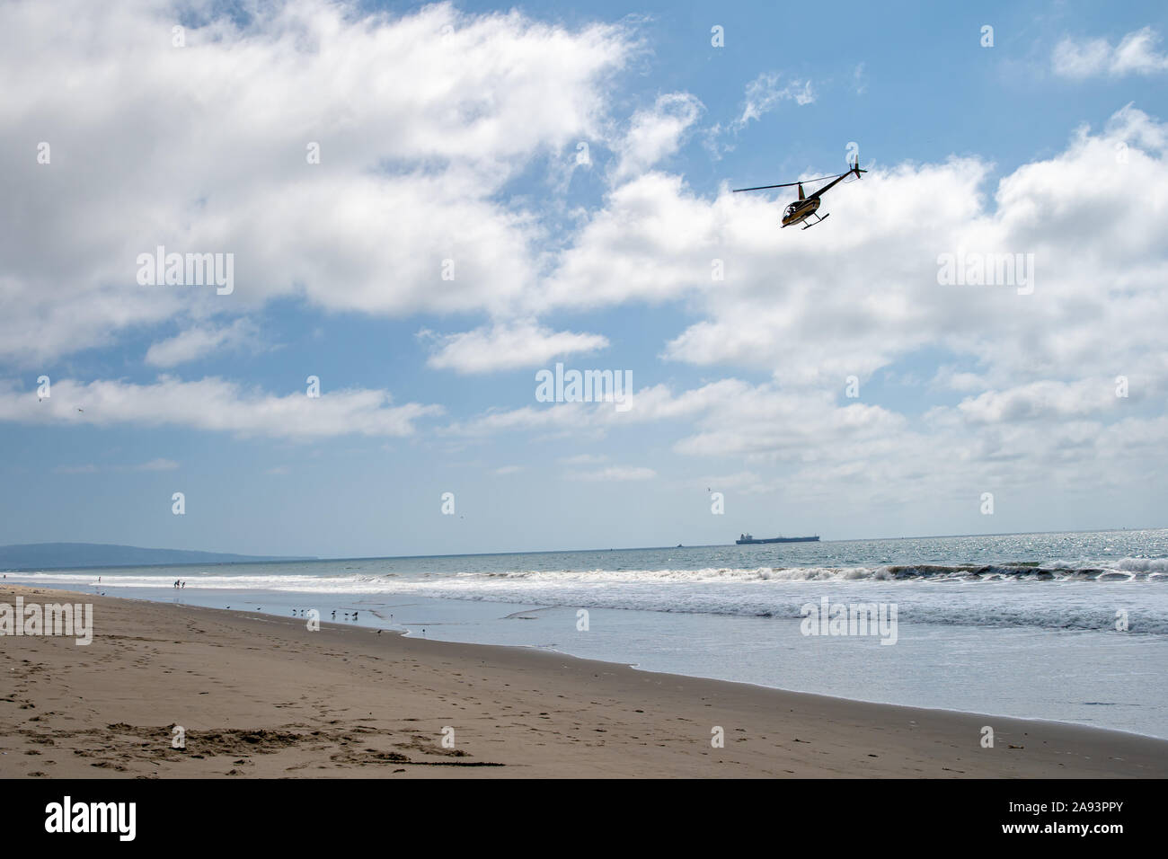 Helicopter over ocean hi-res stock photography and images - Alamy