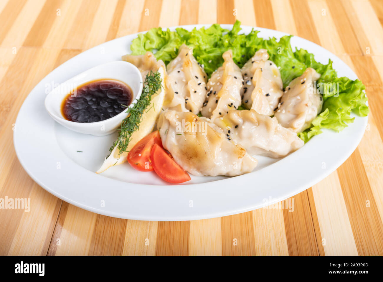 Crispy fried gyoza japanese hi-res stock photography and images - Alamy