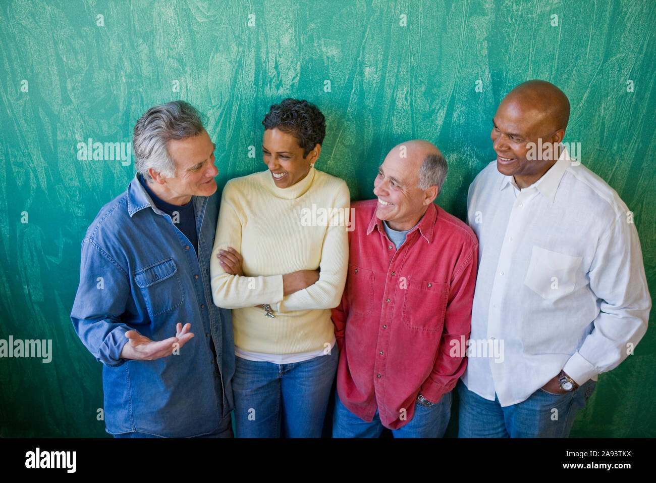 Group friends sharing hi-res stock photography and images - Alamy