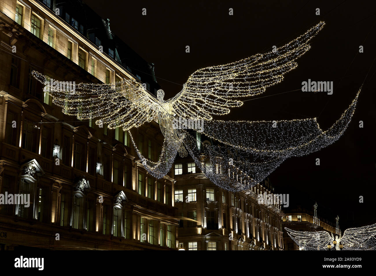 The world-famous Regents shopping street with the iconic Spirit of ...