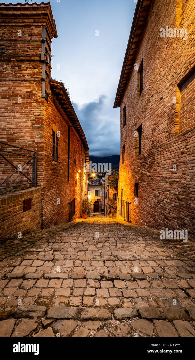 Sarnano marche italy hi-res stock photography and images - Alamy