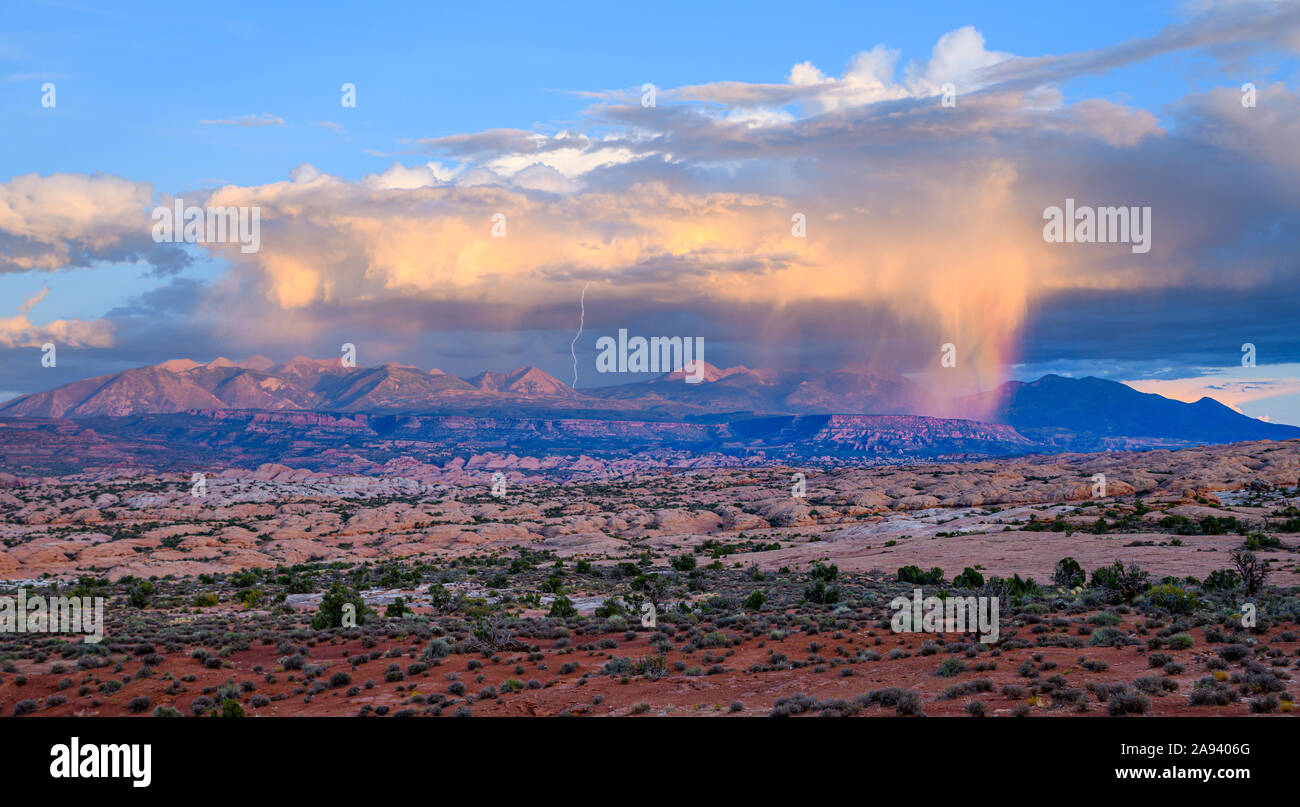 Desert storm hi-res stock photography and images - Alamy