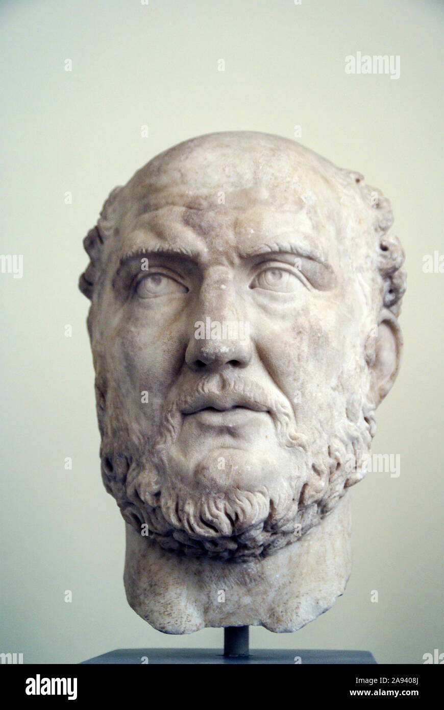 Bust or head of a male statue - National Archaeological Museu, Athens ...