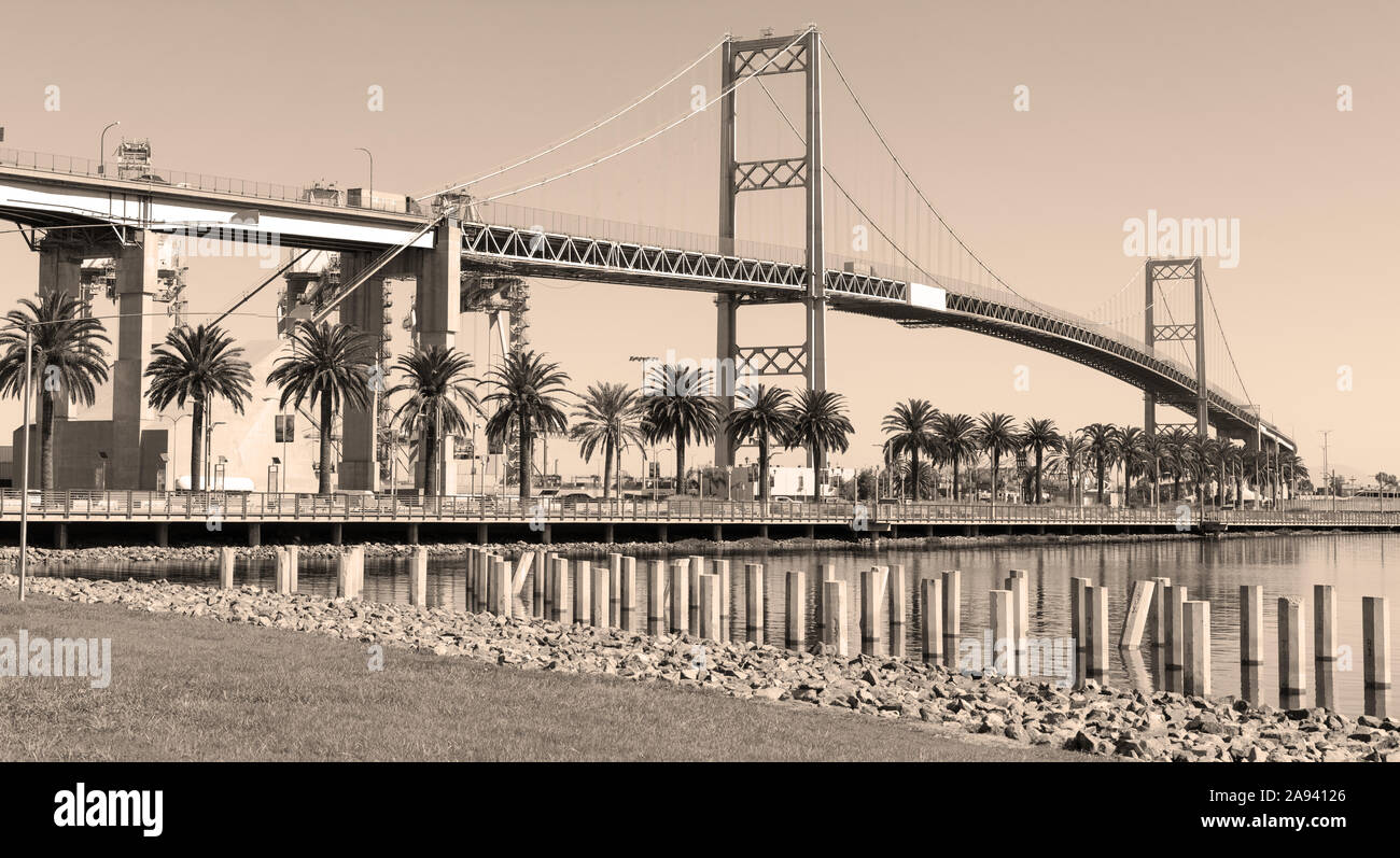 Panoramic image of the Vincent Thomas Bridge, which connects San Pedro ...