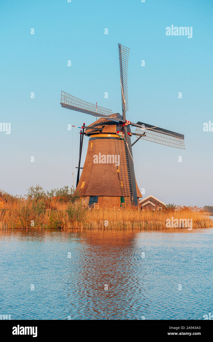 The windmills of kinderdijk near rotterdam in the netherlands hi-res ...