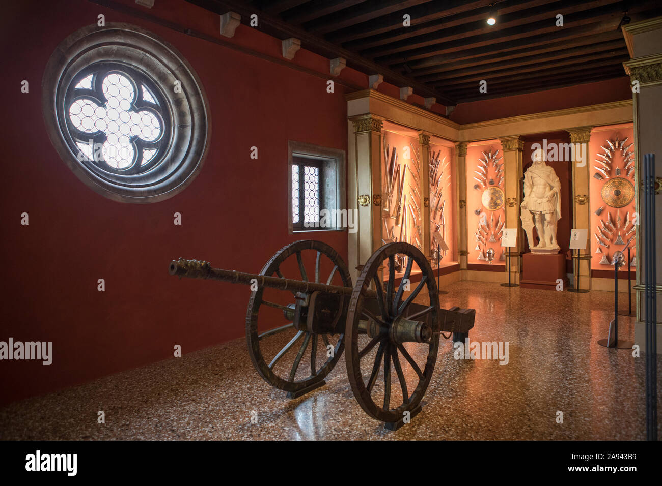 Inside an armoury hi-res stock photography and images - Alamy
