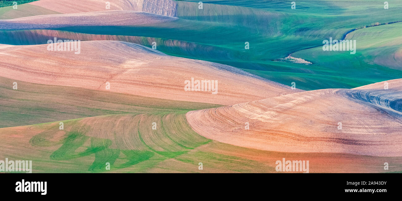 Rolling hills agricultural land hi-res stock photography and images - Alamy