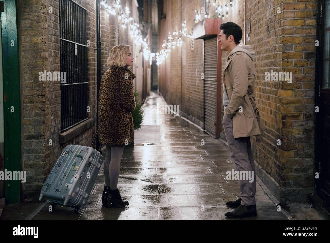LAST CHRISTMAS, from left: Emilia Clarke, Henry Golding, 2019. ph ...