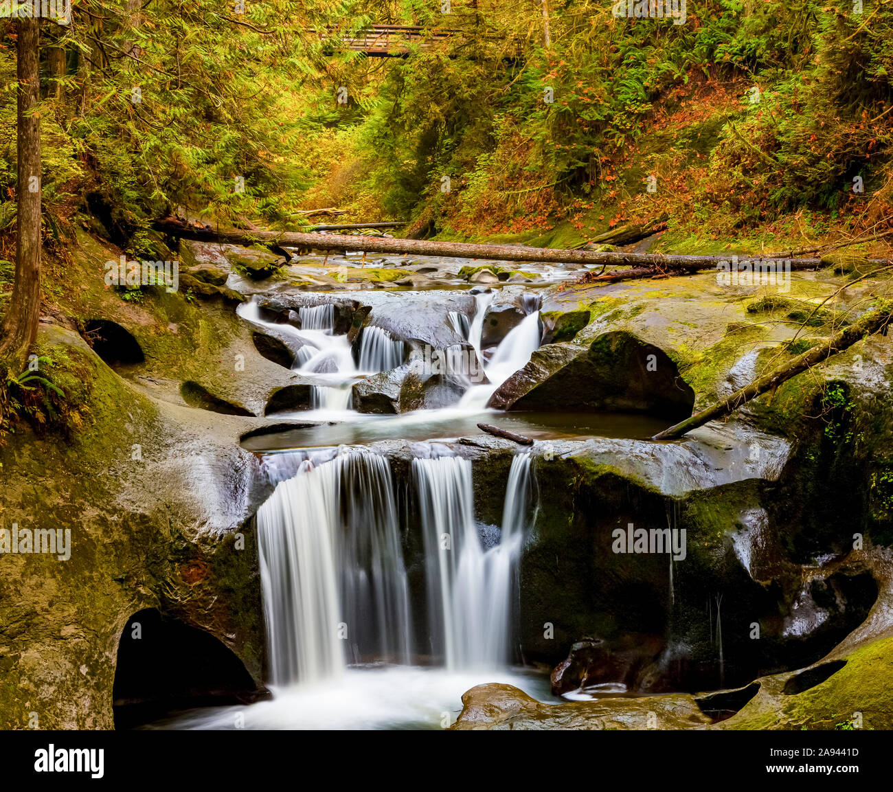 Cliff falls hi-res stock photography and images - Alamy