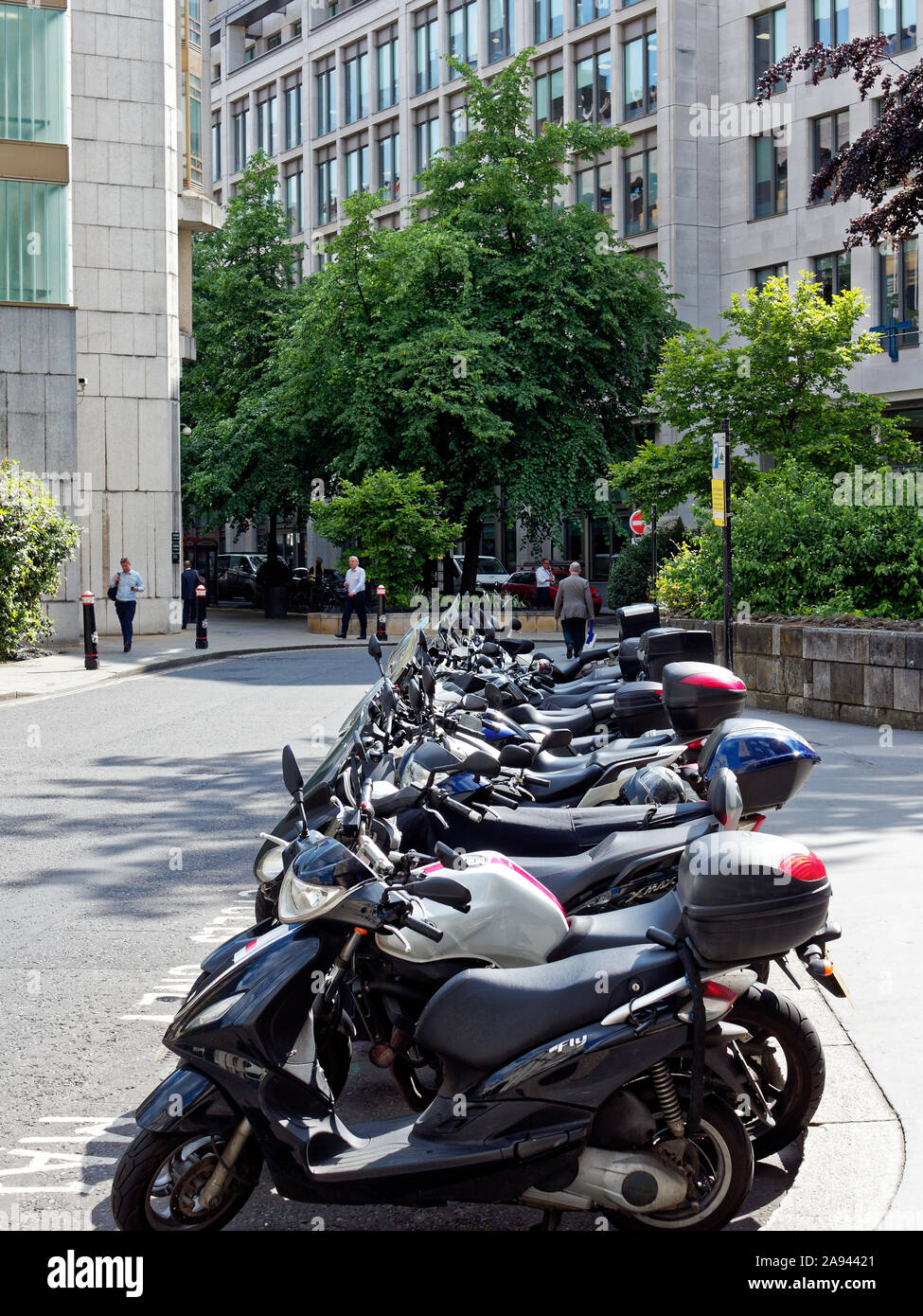 Row of street bollards hi-res stock photography and images - Alamy