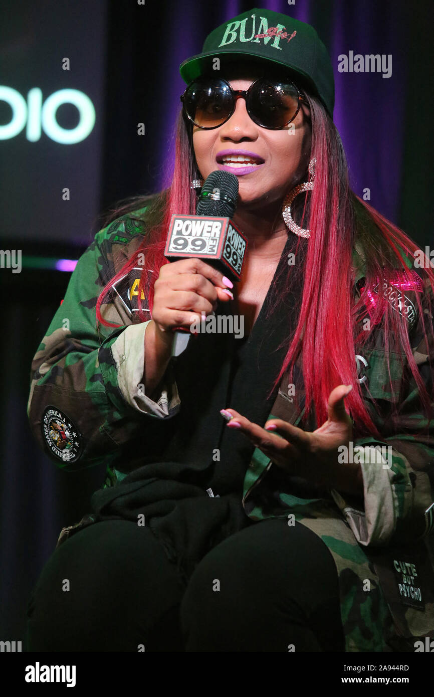 Bala Cyunwyd, PA, USA. 12th Nov, 2019. Lelee Lyons from SWV visits ...