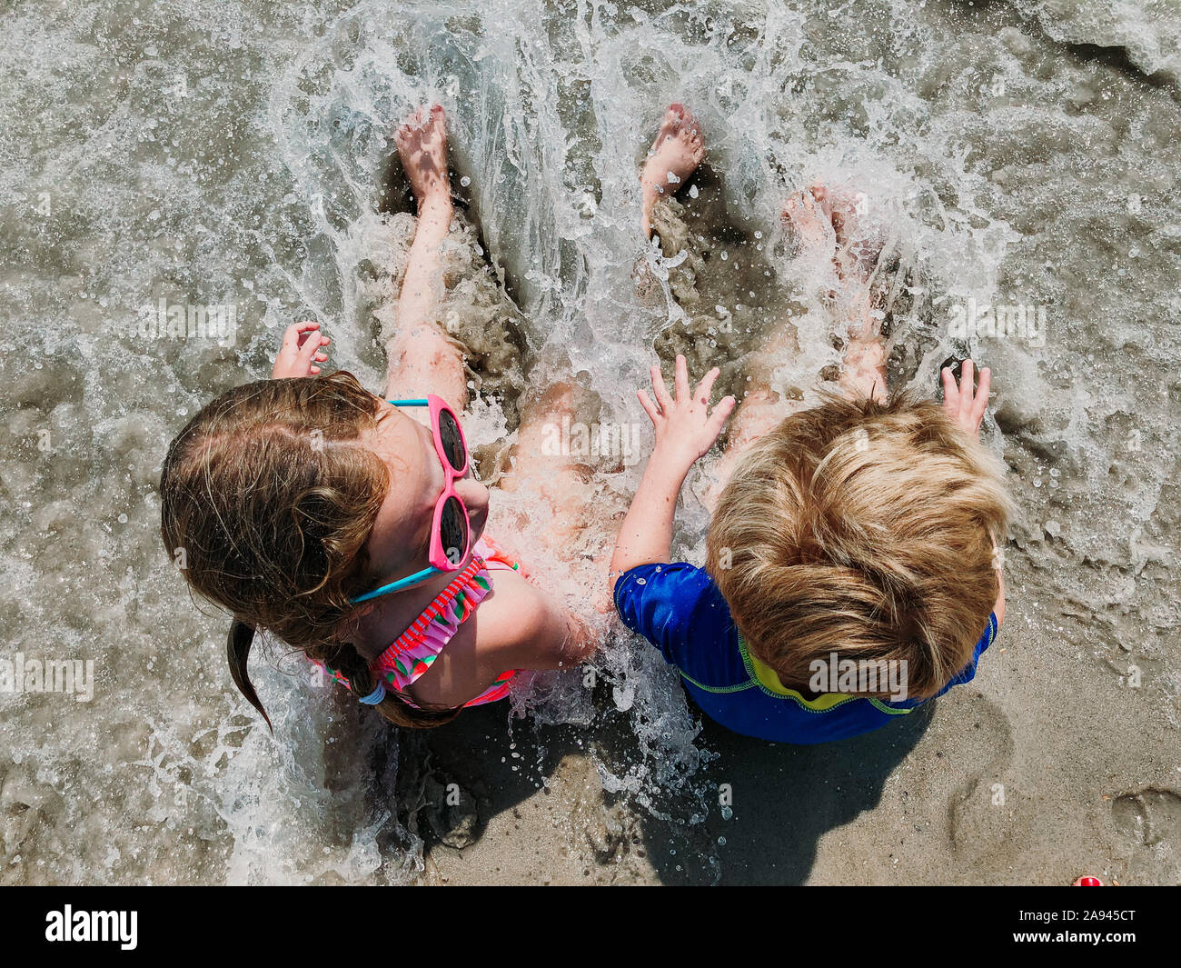 Girl surf hi-res stock photography and images - Alamy