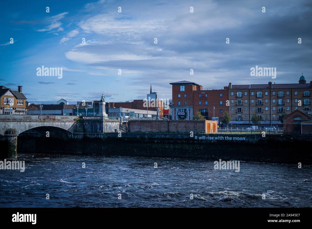 Sarsfield bridge limerick hi-res stock photography and images - Alamy