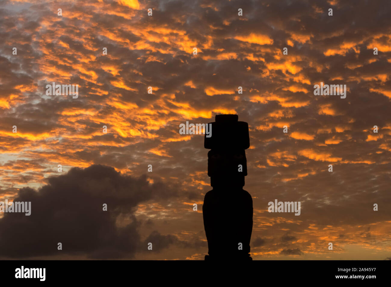 Single human figure hi-res stock photography and images - Alamy