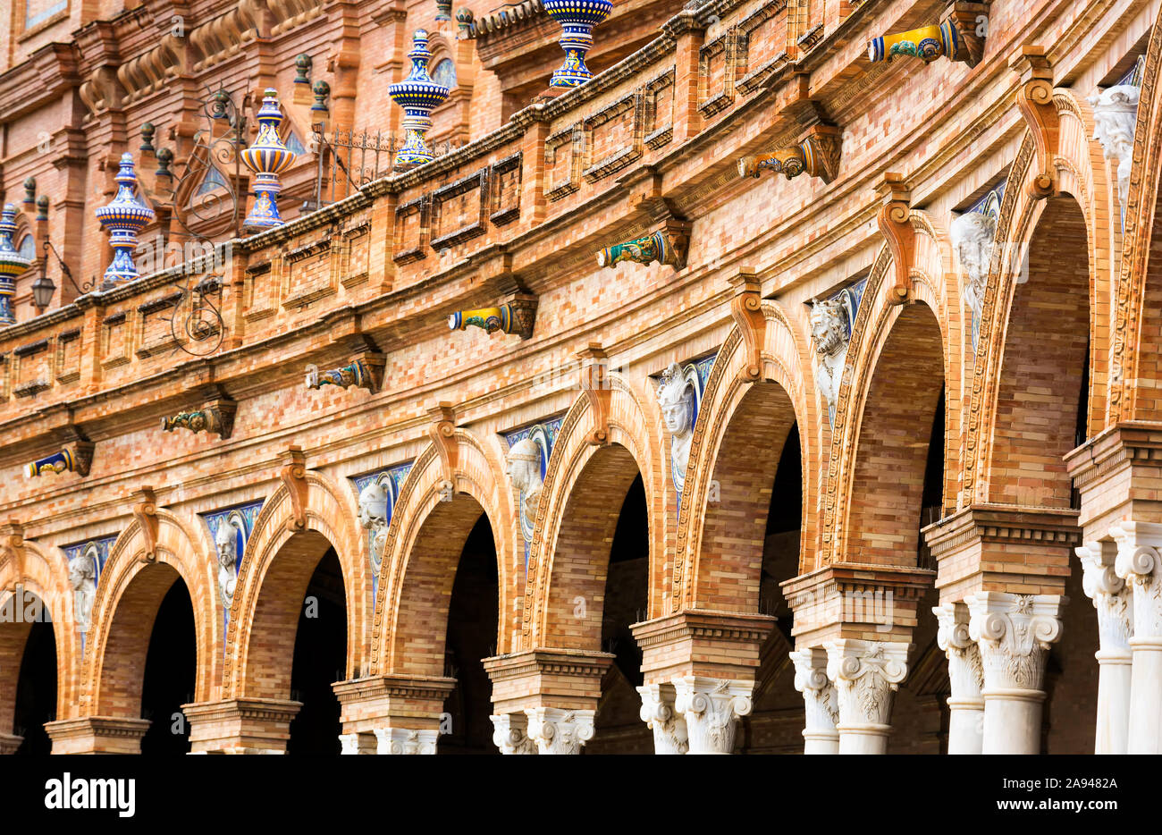 Pillar plaza hi-res stock photography and images - Alamy