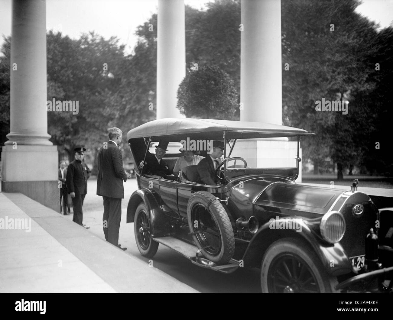 Former U.S. President Woodrow Wilson and Edith Wilson arriving at White ...