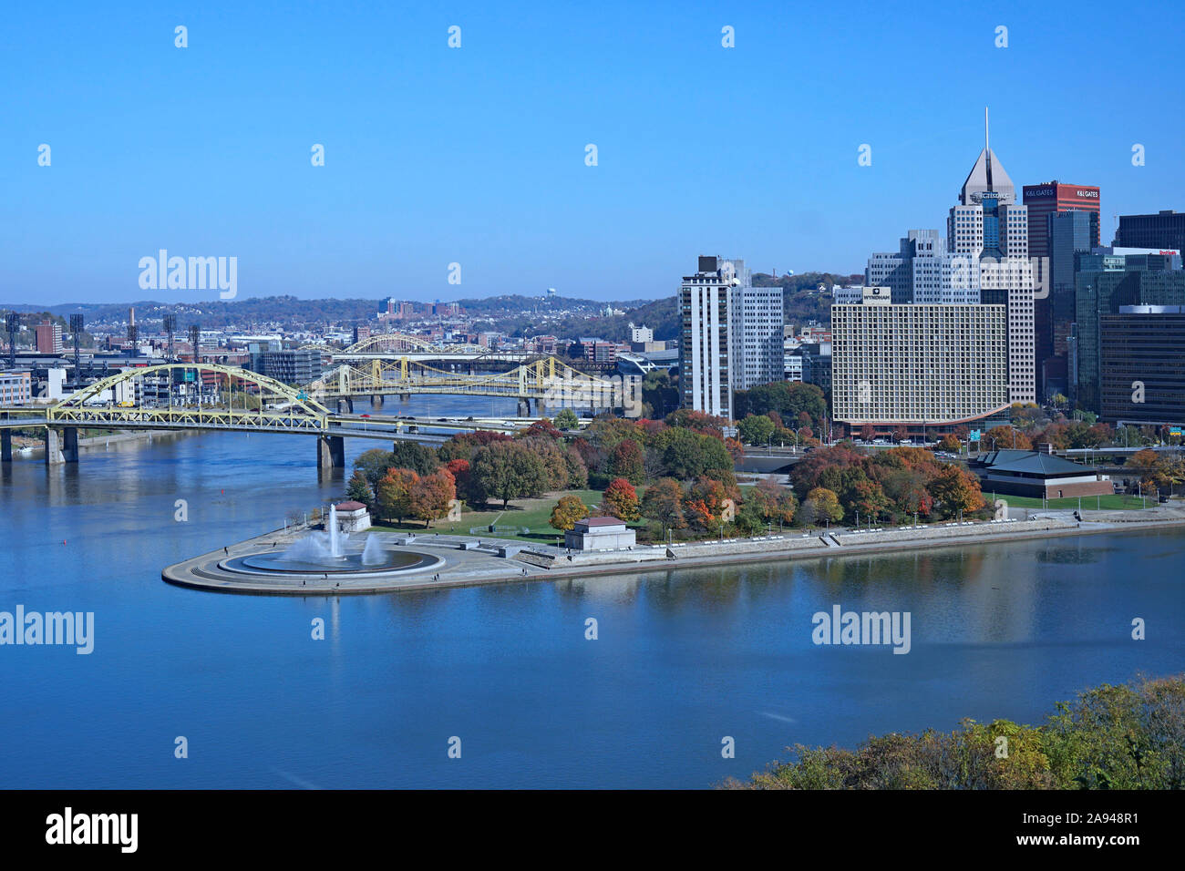 PITTSBURGH - NOVEMBER 2019: A spectacular view of Pittsburgh's downtown ...